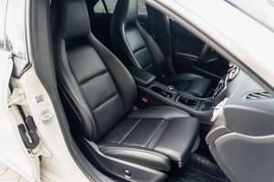 White Mercedes-Benz CLA 250 2017 in Vilnius, with an engine capacity of 1.99 L and mileage of 109 thousand km for 13000 €, photo 30 on AUTOMOTO.COM.LV