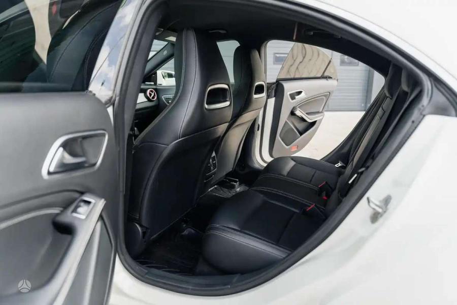 White Mercedes-Benz CLA 250 2017 in Vilnius, with an engine capacity of 1.99 L and mileage of 109 thousand km for 13000 €, photo 33 on AUTOMOTO.COM.LV
