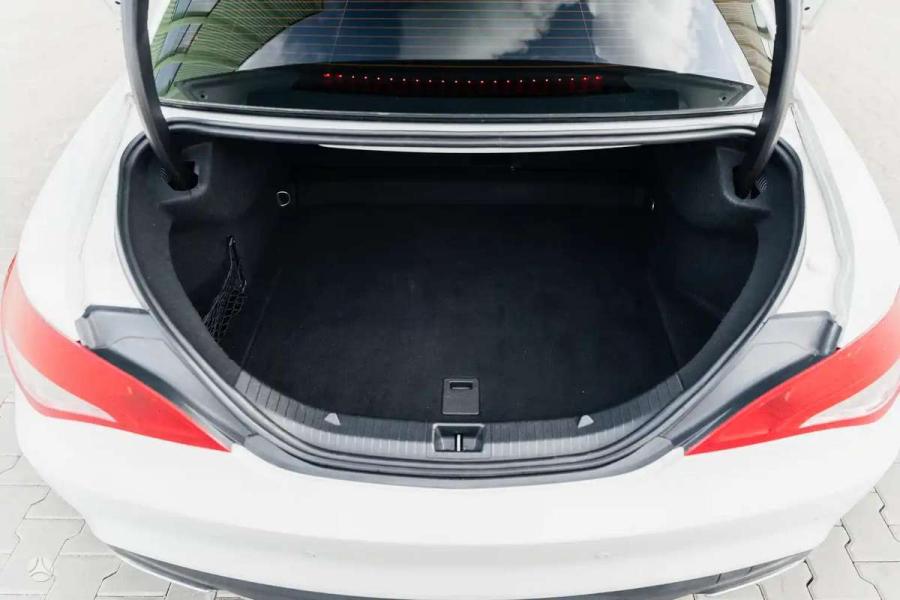 White Mercedes-Benz CLA 250 2017 in Vilnius, with an engine capacity of 1.99 L and mileage of 109 thousand km for 13000 €, photo 34 on AUTOMOTO.COM.LV
