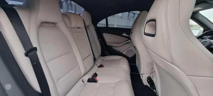 White Mercedes-Benz CLA 250 2018 in Siauliai, with an engine capacity of 1.99 L and mileage of 85 thousand km for 18000 €, photo 6 on AUTOMOTO.COM.LV