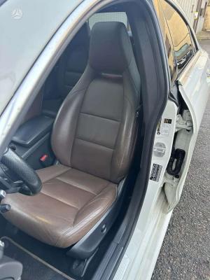 White Mercedes-Benz CLA 250 2015 in Vilnius, with an engine capacity of 1.99 L and mileage of 150 thousand km for 14000 €, photo 12 on AUTOMOTO.COM.LV