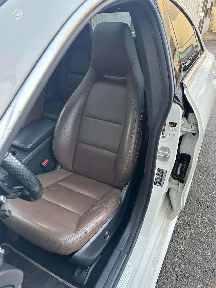 White Mercedes-Benz CLA 250 2015 in Vilnius, with an engine capacity of 1.99 L and mileage of 150 thousand km for 14000 €, photo 12 on AUTOMOTO.COM.LV