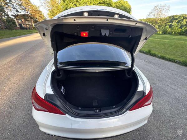Balts Mercedes-Benz CLA 250 2015 Kauņa, ar dzinēja tilpumu 2.00 L un nobraukumu 166 tūkst. km par 14000 €, foto 4 vietnē AUTOMOTO.COM.LV