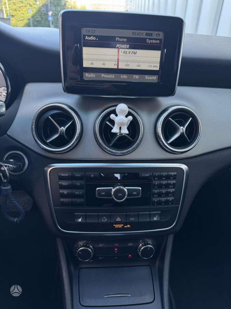 Balts Mercedes-Benz CLA 250 2015 Viļņa, ar dzinēja tilpumu 2.50 L un nobraukumu 100 tūkst. km par 12700 €, foto 17 vietnē AUTOMOTO.COM.LV