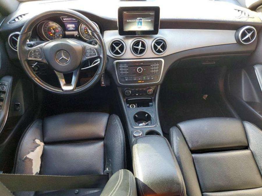 White Mercedes-Benz CLA 250 2016 in Klaipeda, with an engine capacity of 2.00 L and mileage of 206 thousand km for 4999 €, photo 6 on AUTOMOTO.COM.LV