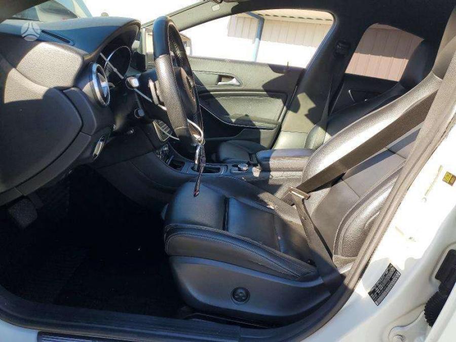 White Mercedes-Benz CLA 250 2016 in Klaipeda, with an engine capacity of 2.00 L and mileage of 206 thousand km for 4999 €, photo 10 on AUTOMOTO.COM.LV