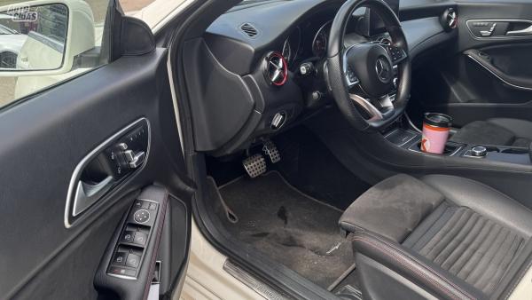 White Mercedes-Benz CLA 250 2018 in Kaunas, with an engine capacity of 2.00 L and mileage of 17 thousand km for 13800 €, photo 10 on AUTOMOTO.COM.LV