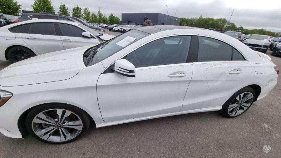 Balts Mercedes-Benz CLA 250 2018 Viļņa, ar dzinēja tilpumu 2.00 L un nobraukumu 95 tūkst. km par 13900 €, foto 1 vietnē AUTOMOTO.COM.LV