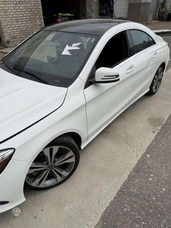 Balts Mercedes-Benz CLA 250 2018 Viļņa, ar dzinēja tilpumu 2.00 L un nobraukumu 95 tūkst. km par 13900 €, foto 2 vietnē AUTOMOTO.COM.LV