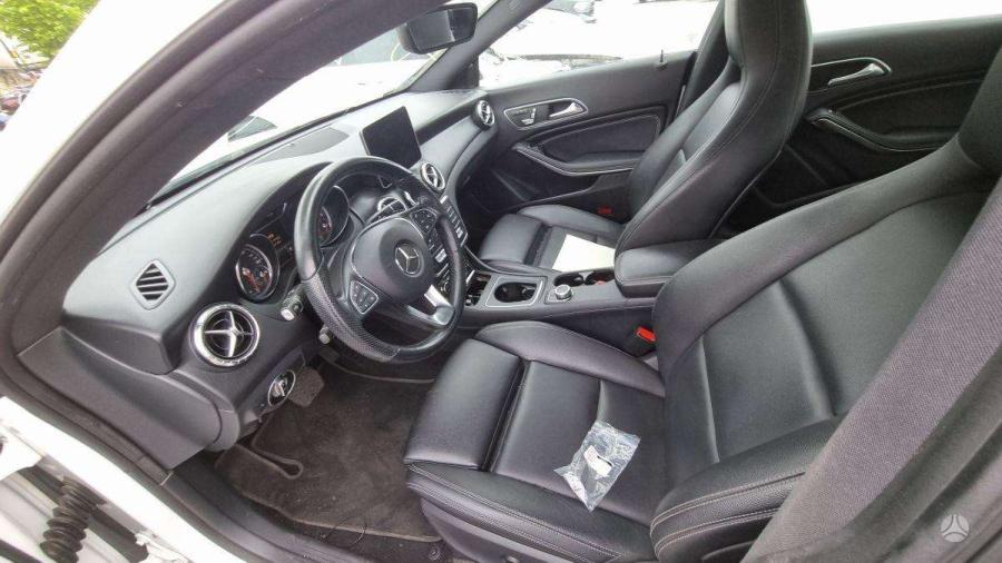 Balts Mercedes-Benz CLA 250 2018 Viļņa, ar dzinēja tilpumu 2.00 L un nobraukumu 95 tūkst. km par 13900 €, foto 58 vietnē AUTOMOTO.COM.LV