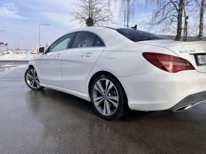 Balts Mercedes-Benz CLA 250 2019 Kauņa, ar dzinēja tilpumu 2.00 L un nobraukumu 73 tūkst. km par 18399 €, foto 4 vietnē AUTOMOTO.COM.LV
