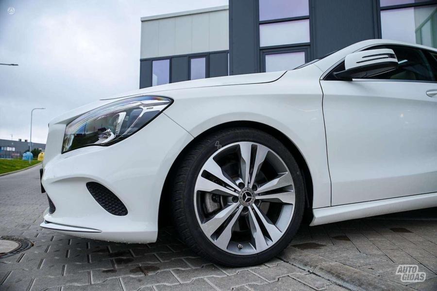 White Mercedes-Benz CLA 250 2019 in Kaunas, with an engine capacity of 2.00 L and mileage of 75 thousand km for 18950 €, photo 7 on AUTOMOTO.COM.LV