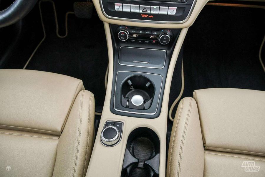 White Mercedes-Benz CLA 250 2019 in Kaunas, with an engine capacity of 2.00 L and mileage of 75 thousand km for 18950 €, photo 23 on AUTOMOTO.COM.LV