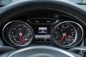 White Mercedes-Benz CLA 250 2019 in Kaunas, with an engine capacity of 2.00 L and mileage of 75 thousand km for 18950 €, photo 29 on AUTOMOTO.COM.LV
