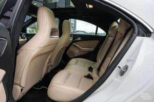 White Mercedes-Benz CLA 250 2019 in Kaunas, with an engine capacity of 2.00 L and mileage of 75 thousand km for 18950 €, photo 36 on AUTOMOTO.COM.LV