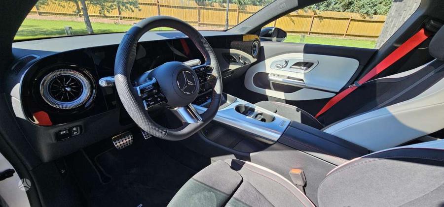 White Mercedes-Benz CLA 250 2025 in Kaunas, with an engine capacity of 0.00 L and mileage of 31 thousand km for 55000 €, photo 18 on AUTOMOTO.COM.LV