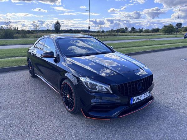 Melns Mercedes-Benz CLA 45 AMG 2016 Viļņa, ar dzinēja tilpumu 1.99 L un nobraukumu 150 tūkst. km par 29500 €, foto 3 vietnē AUTOMOTO.COM.LV