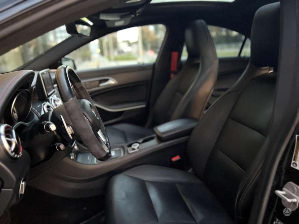 Melns Mercedes-Benz CLA 45 AMG 2014 Viļņa, ar dzinēja tilpumu 1.99 L un nobraukumu 173 tūkst. km par 17400 €, foto 7 vietnē AUTOMOTO.COM.LV
