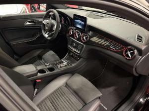 Melns Mercedes-Benz CLA 45 AMG 2017 Viļņa, ar dzinēja tilpumu 1.99 L un nobraukumu 211 tūkst. km par 24990 €, foto 14 vietnē AUTOMOTO.COM.LV