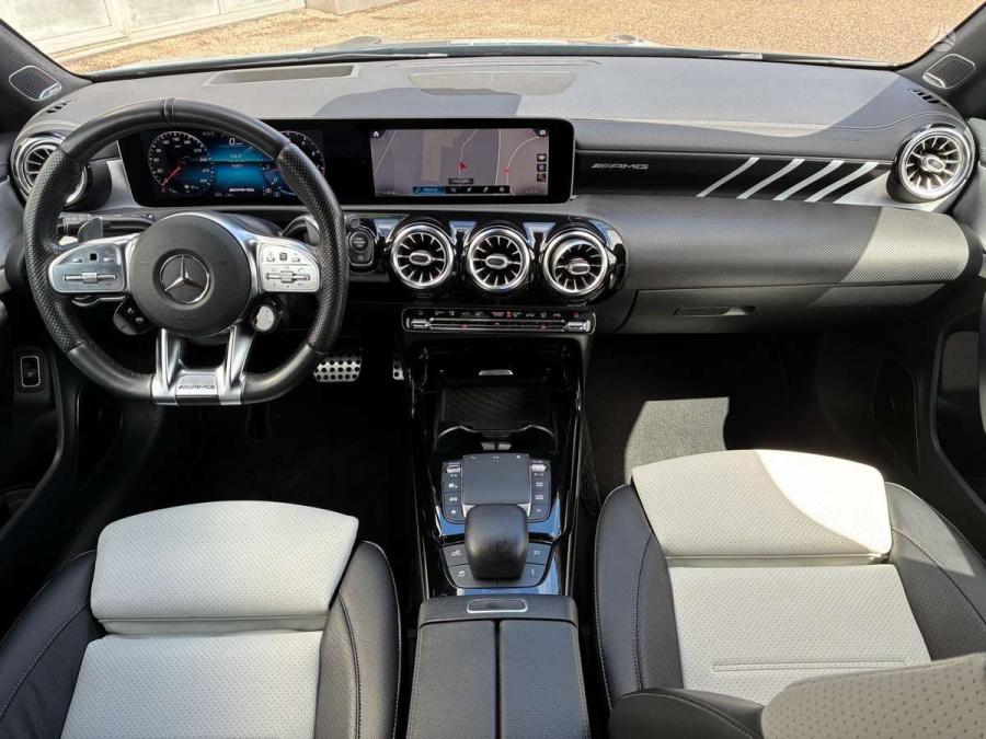 Zils Mercedes-Benz CLA 45 AMG 2020 Viļņa, ar dzinēja tilpumu 1.99 L un nobraukumu 97 tūkst. km par 37900 €, foto 17 vietnē AUTOMOTO.COM.LV