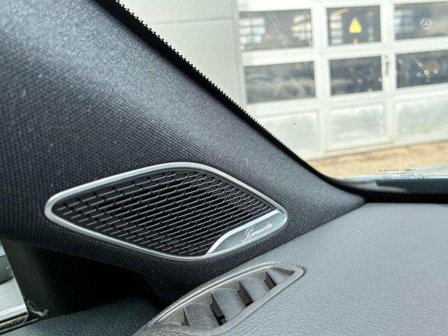 Zils Mercedes-Benz CLA 45 AMG 2020 Viļņa, ar dzinēja tilpumu 1.99 L un nobraukumu 97 tūkst. km par 37900 €, foto 29 vietnē AUTOMOTO.COM.LV