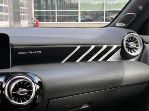 Zils Mercedes-Benz CLA 45 AMG 2020 Viļņa, ar dzinēja tilpumu 1.99 L un nobraukumu 97 tūkst. km par 37900 €, foto 31 vietnē AUTOMOTO.COM.LV