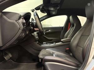 Pelēks Mercedes-Benz CLA 45 AMG 2018 Viļņa, ar dzinēja tilpumu 1.99 L un nobraukumu 94 tūkst. km par 26490 €, foto 16 vietnē AUTOMOTO.COM.LV