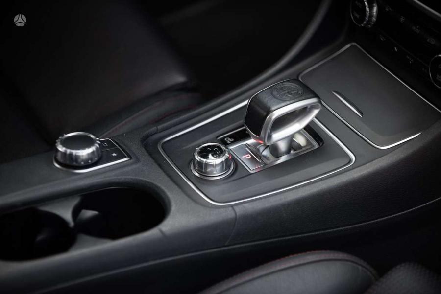 Grey Mercedes-Benz CLA 45 AMG 2019 in Kaunas, with an engine capacity of 0.00 L and mileage of 113 thousand km for 21810 €, photo 15 on AUTOMOTO.COM.LV