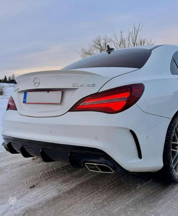 White Mercedes-Benz CLA 45 AMG 2019 in Kaunas, with an engine capacity of 2.00 L and mileage of 121 thousand km for 26800 €, photo 10 on AUTOMOTO.COM.LV