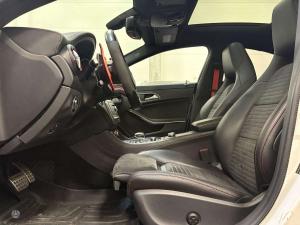 Balts Mercedes-Benz CLA 45 AMG 2019 Viļņa, ar dzinēja tilpumu 1.99 L un nobraukumu 122 tūkst. km par 24900 €, foto 15 vietnē AUTOMOTO.COM.LV