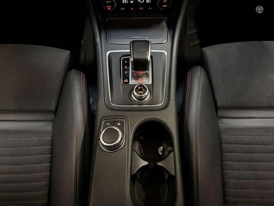 Balts Mercedes-Benz CLA 45 AMG 2019 Viļņa, ar dzinēja tilpumu 1.99 L un nobraukumu 122 tūkst. km par 24900 €, foto 25 vietnē AUTOMOTO.COM.LV