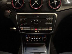 Balts Mercedes-Benz CLA 45 AMG 2019 Viļņa, ar dzinēja tilpumu 1.99 L un nobraukumu 122 tūkst. km par 24900 €, foto 26 vietnē AUTOMOTO.COM.LV