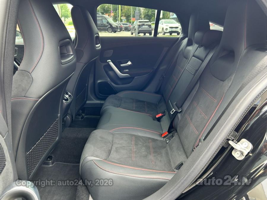 Melns Mercedes-Benz CLA-Class 2024 Tallina, ar dzinēja tilpumu 2.00 L un nobraukumu 22 tūkst. km par 34900 €, foto 10 vietnē AUTOMOTO.COM.LV
