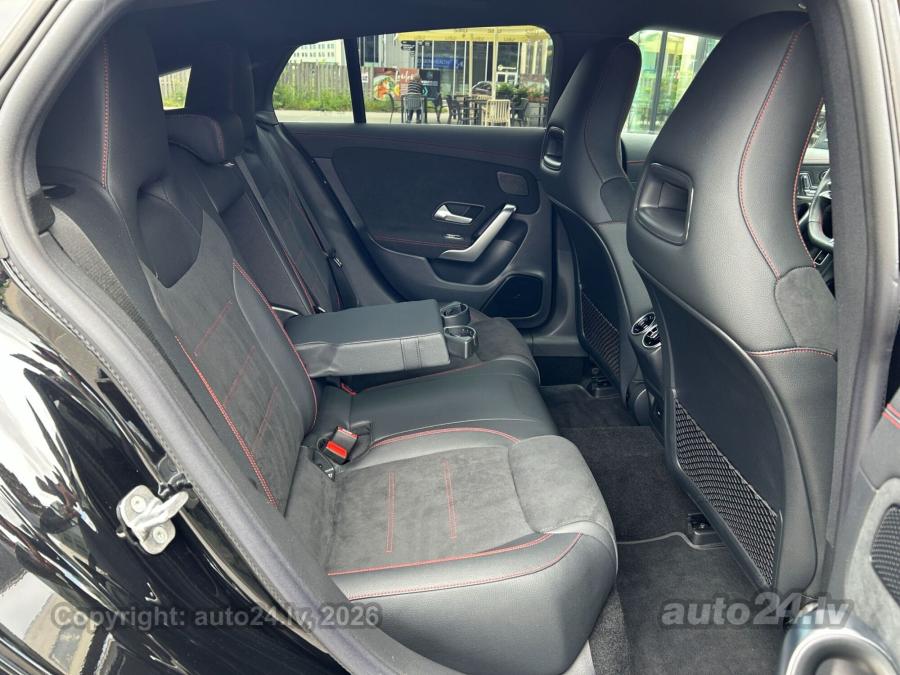 Melns Mercedes-Benz CLA-Class 2024 Tallina, ar dzinēja tilpumu 2.00 L un nobraukumu 22 tūkst. km par 34900 €, foto 11 vietnē AUTOMOTO.COM.LV