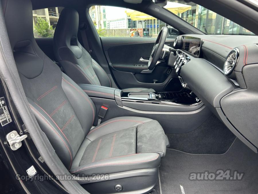 Melns Mercedes-Benz CLA-Class 2024 Tallina, ar dzinēja tilpumu 2.00 L un nobraukumu 22 tūkst. km par 34900 €, foto 12 vietnē AUTOMOTO.COM.LV
