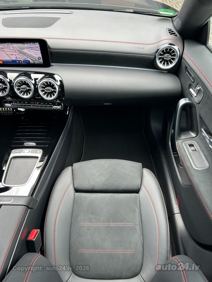 Melns Mercedes-Benz CLA-Class 2024 Tallina, ar dzinēja tilpumu 2.00 L un nobraukumu 22 tūkst. km par 34900 €, foto 15 vietnē AUTOMOTO.COM.LV