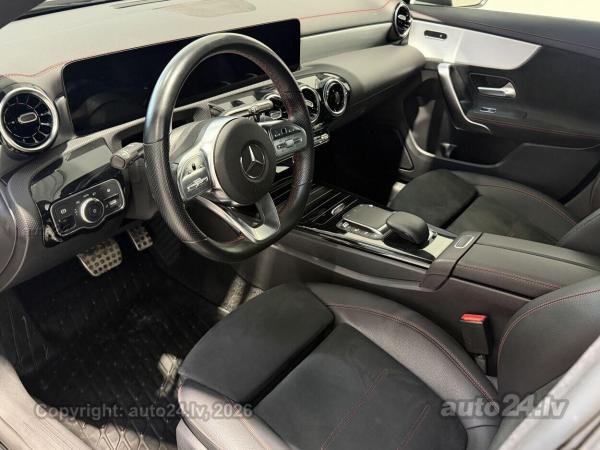 Melns Mercedes-Benz CLA-Class 2020 Tartu, ar dzinēja tilpumu 1.30 L un nobraukumu 64 tūkst. km par 26990 €, foto 7 vietnē AUTOMOTO.COM.LV