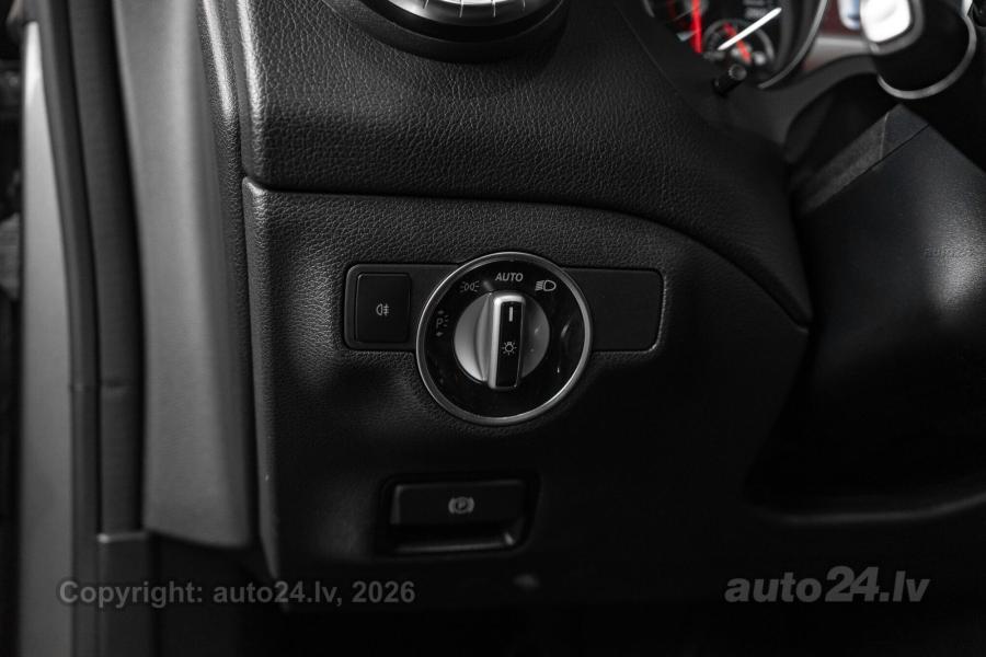 Pelēks Mercedes-Benz CLA-Class 2018 Rīga, ar dzinēja tilpumu 1.60 L un nobraukumu 95 tūkst. km par 17900 €, foto 18 vietnē AUTOMOTO.COM.LV