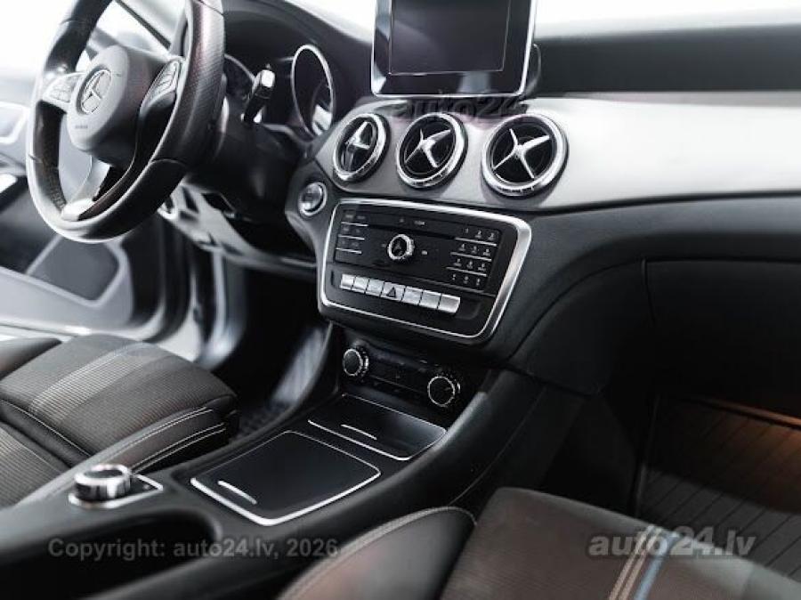 Pelēks Mercedes-Benz CLA-Class 2018 Tallina, ar dzinēja tilpumu 1.60 L un nobraukumu 108 tūkst. km par 17450 €, foto 14 vietnē AUTOMOTO.COM.LV