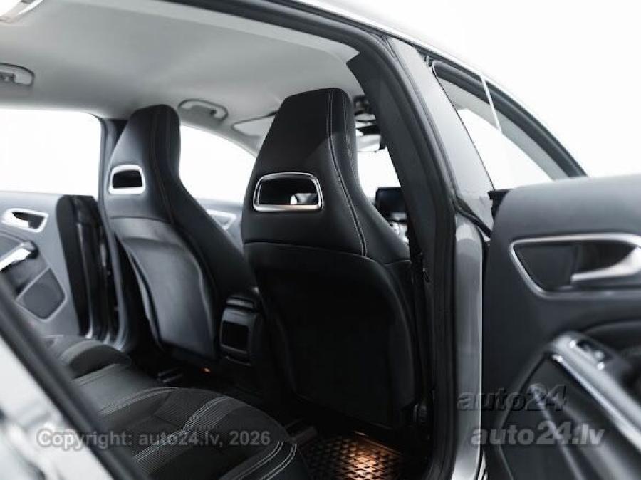 Pelēks Mercedes-Benz CLA-Class 2018 Tallina, ar dzinēja tilpumu 1.60 L un nobraukumu 108 tūkst. km par 17450 €, foto 28 vietnē AUTOMOTO.COM.LV
