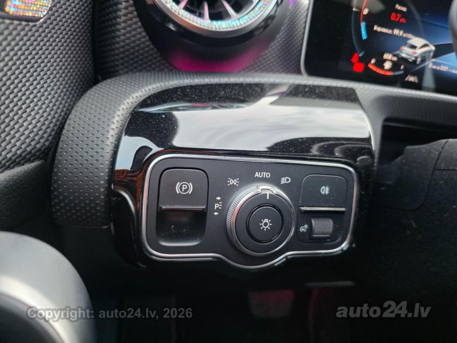 Pelēks Mercedes-Benz CLA-Class 2019 Tallina, ar dzinēja tilpumu 1.50 L un nobraukumu 121 tūkst. km par 20900 €, foto 8 vietnē AUTOMOTO.COM.LV
