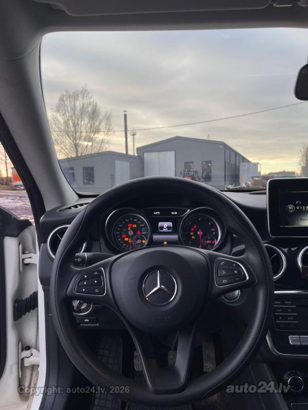 Balts Mercedes-Benz CLA-Class 2017 Pērnava, ar dzinēja tilpumu 1.50 L un nobraukumu 194 tūkst. km par 15750 €, foto 10 vietnē AUTOMOTO.COM.LV