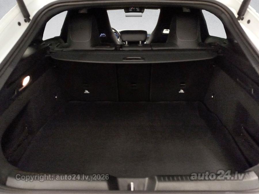 Balts Mercedes-Benz CLA-Class 2021 Tallina, ar dzinēja tilpumu 0.00 L un nobraukumu 35 tūkst. km par 30990 €, foto 9 vietnē AUTOMOTO.COM.LV