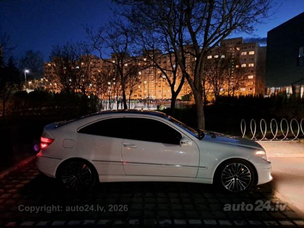 Balts Mercedes-Benz CLC-Class 2009 Tallina, ar dzinēja tilpumu 2.10 L un nobraukumu 0 tūkst. km par 3000 €, foto 9 vietnē AUTOMOTO.COM.LV