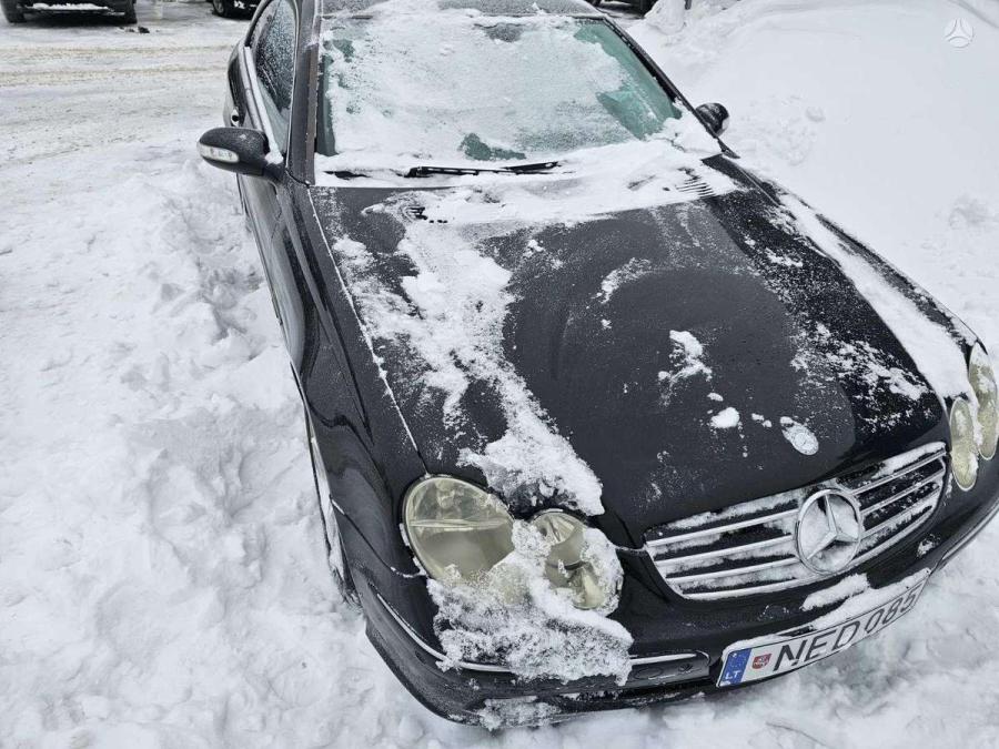 Melns Mercedes-Benz CLK 200 2002 Šauļi, ar dzinēja tilpumu 1.80 L un nobraukumu 280 tūkst. km par 1000 €, foto 8 vietnē AUTOMOTO.COM.LV