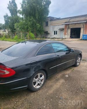Melns Mercedes-Benz CLK 200 2003 Rīga, ar dzinēja tilpumu 1.80 L un nobraukumu 310 tūkst. km par 1400 €, foto 5 vietnē AUTOMOTO.COM.LV