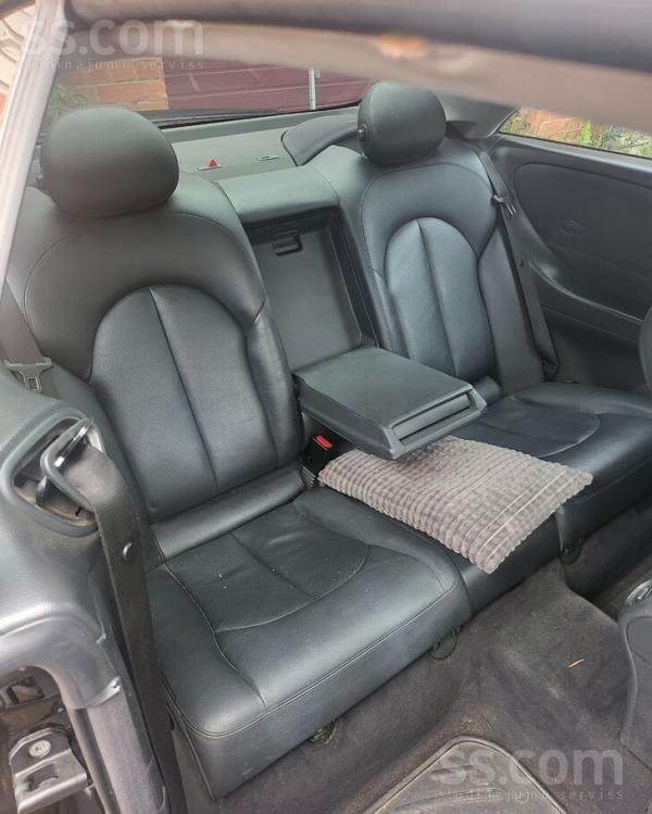 Melns Mercedes-Benz CLK 200 2003 Rīga, ar dzinēja tilpumu 1.80 L un nobraukumu 310 tūkst. km par 1400 €, foto 6 vietnē AUTOMOTO.COM.LV
