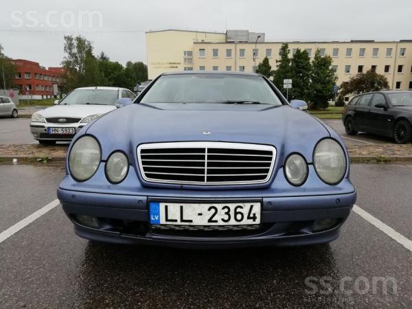 Синий Мерседес ЦЛК 200 1999 в Валмиера, объемом двигателя 2.00 л и пробегом 243 тыс. км за 1570 €, фото 3 на AUTOMOTO.COM.LV