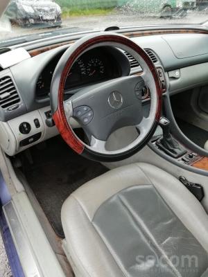 Blue Mercedes-Benz CLK 200 1999 in Valmiera, with an engine capacity of 2.00 L and mileage of 243 thousand km for 1570 €, photo 8 on AUTOMOTO.COM.LV