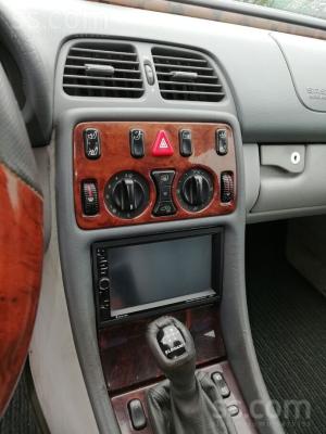 Blue Mercedes-Benz CLK 200 1999 in Valmiera, with an engine capacity of 2.00 L and mileage of 243 thousand km for 1570 €, photo 10 on AUTOMOTO.COM.LV